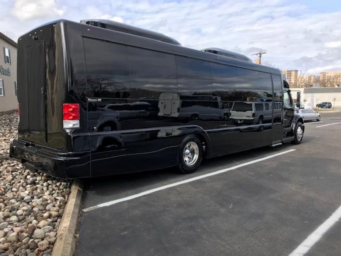 Grech 36 Passenger Luxury Shuttle Bus – Manhattan Limousine Service